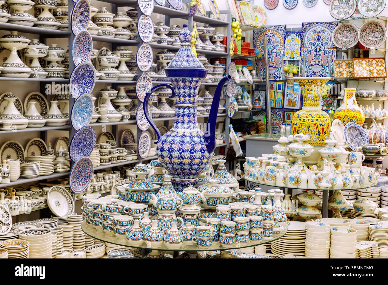 Ornamental pottery in the art shop L'Artisan By Kerkeni in the souk in ...