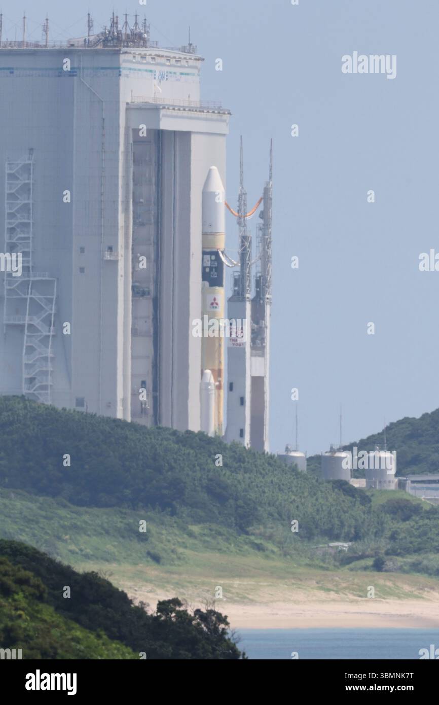 H2A rocket No.50 moves to the launch site at Tanegashima Space Center ...