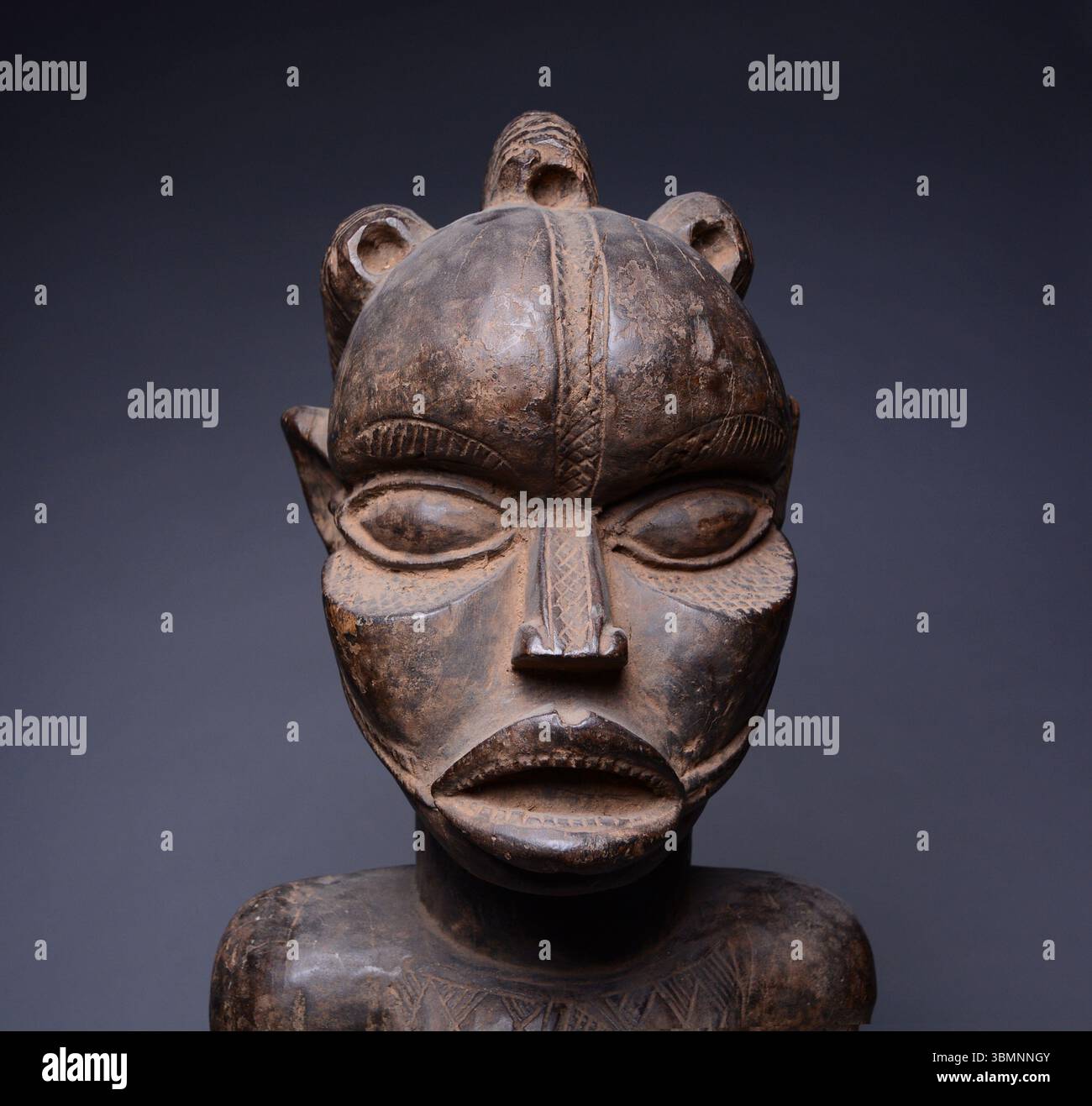 African Tribal Art Bassa Wooden Sculpture of a WOman Stock Photo - Alamy