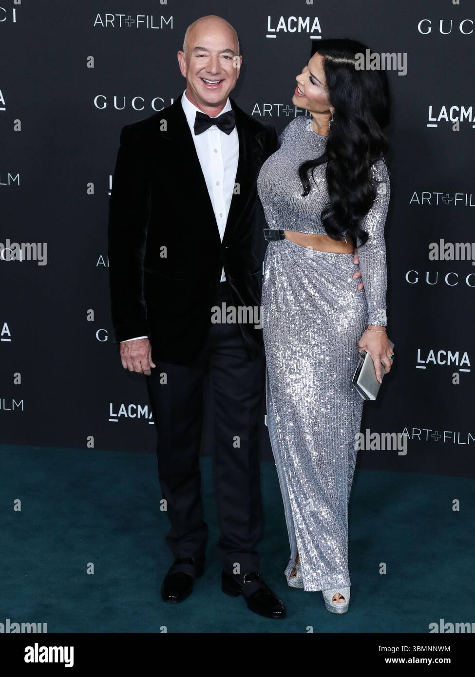 (FILE) Jeff Bezos and Lauren Sanchez Are Married! They tied the knot in ...