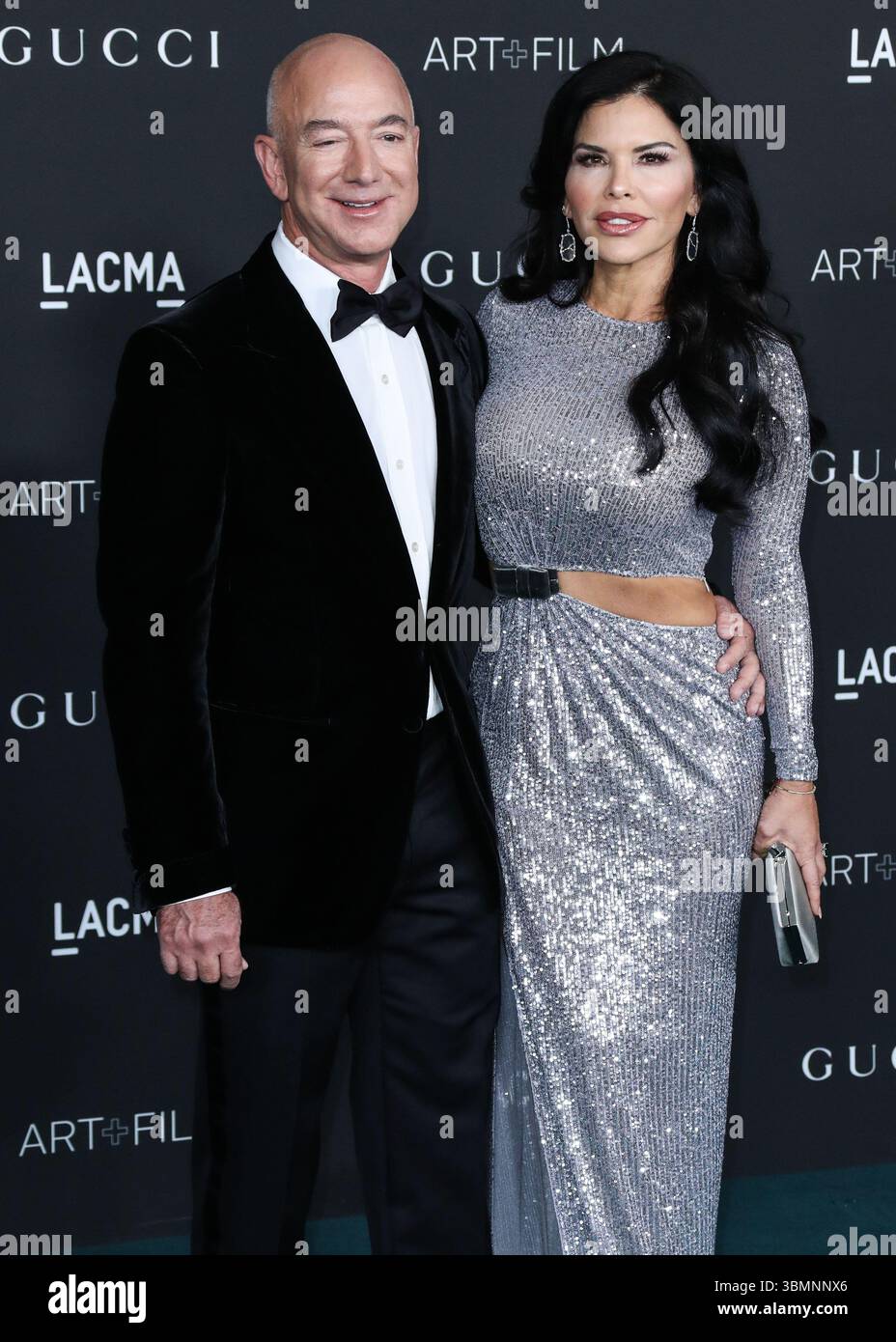 (FILE) Jeff Bezos and Lauren Sanchez Are Married! They tied the knot in ...
