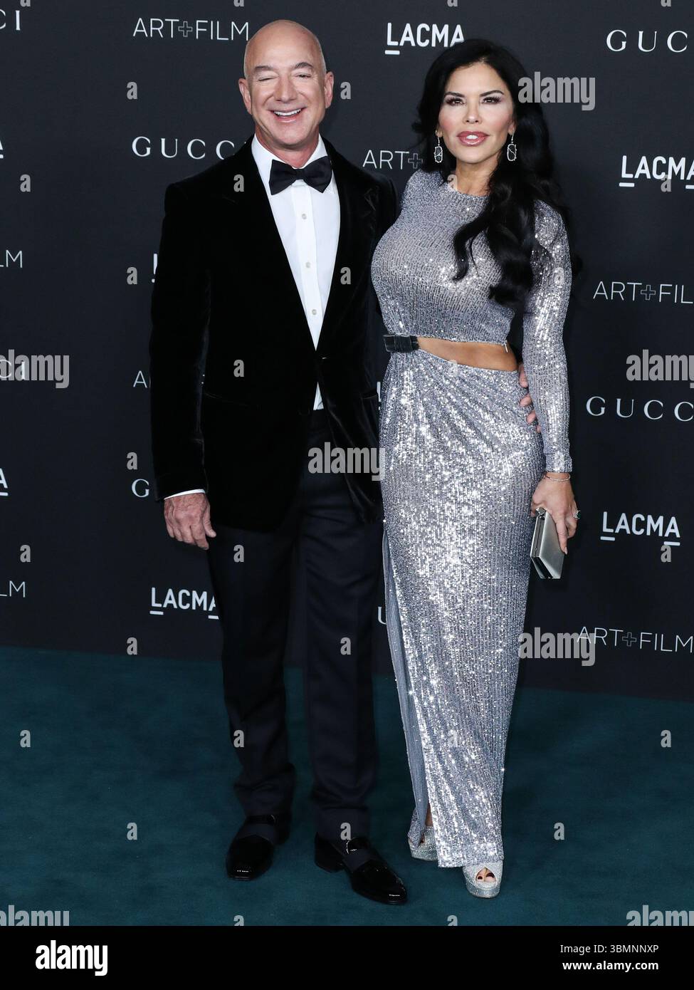 (FILE) Jeff Bezos and Lauren Sanchez Are Married! They tied the knot in ...