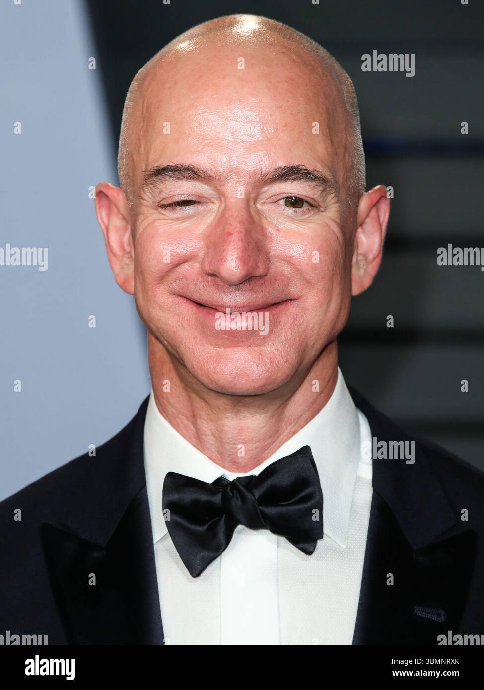(FILE) Jeff Bezos and Lauren Sanchez Are Married! They tied the knot in ...