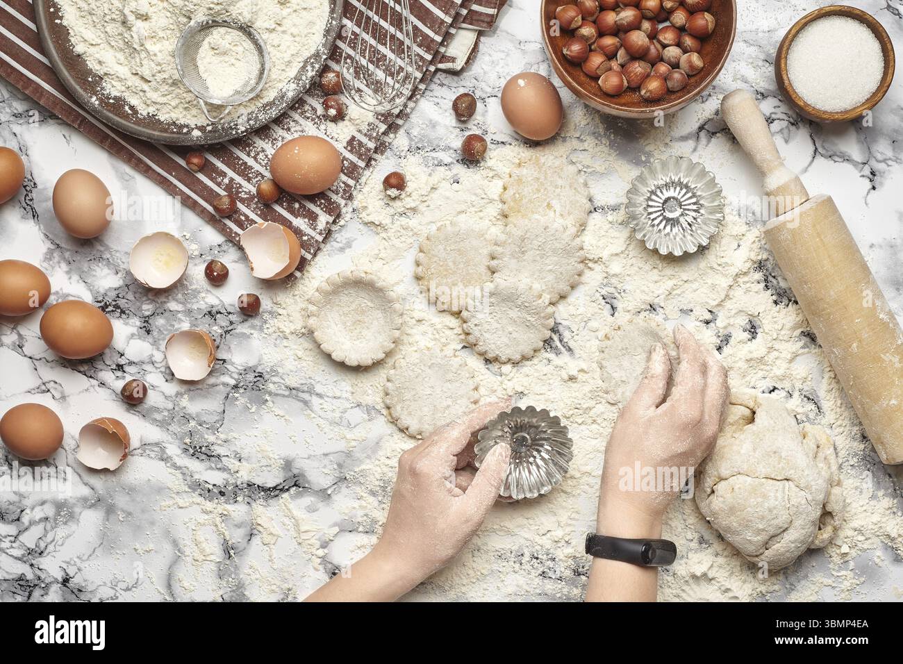 Hands hold sieve on hi-res stock photography and images - Alamy