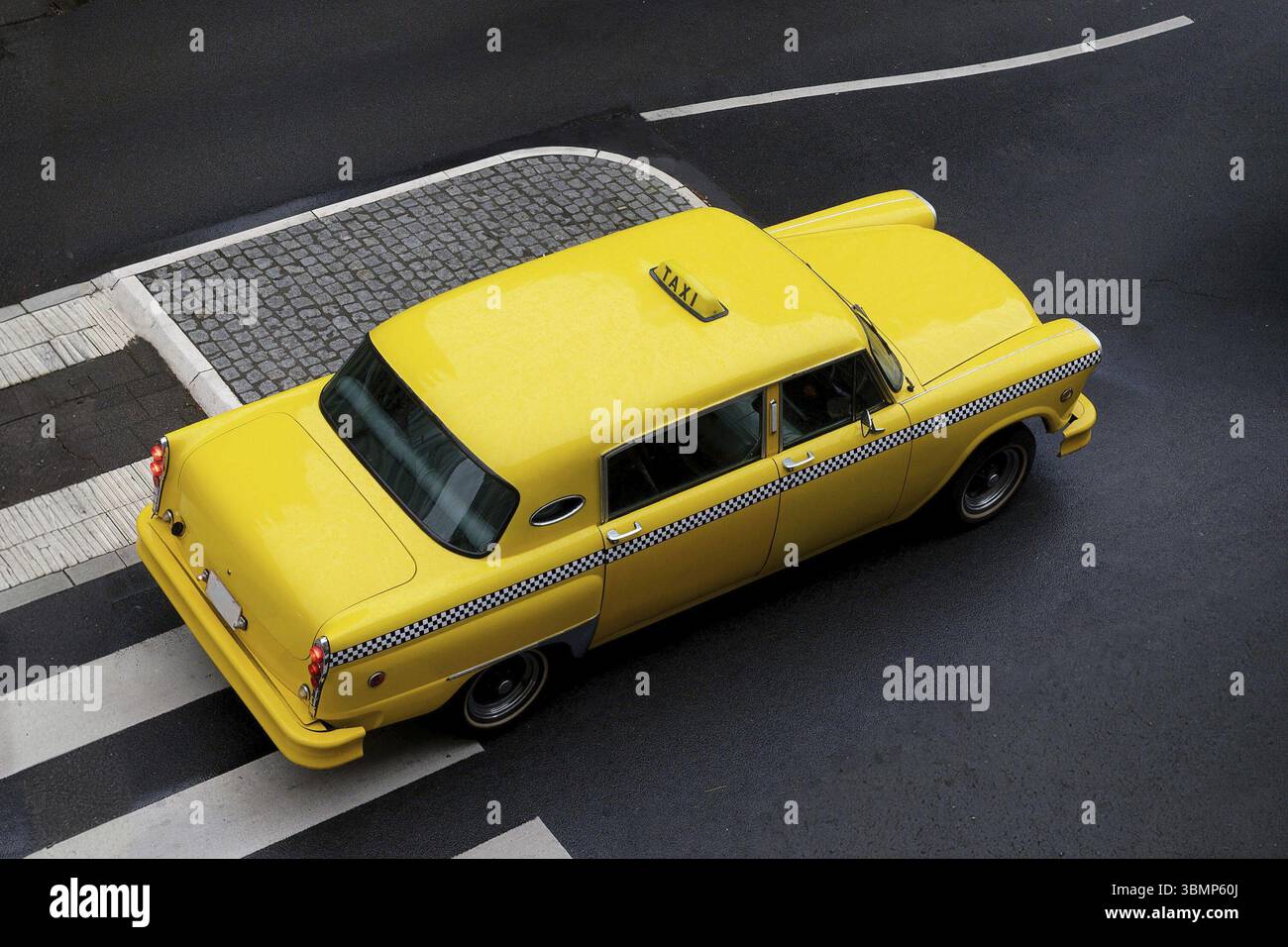 American yellow cab passes hi-res stock photography and images - Alamy