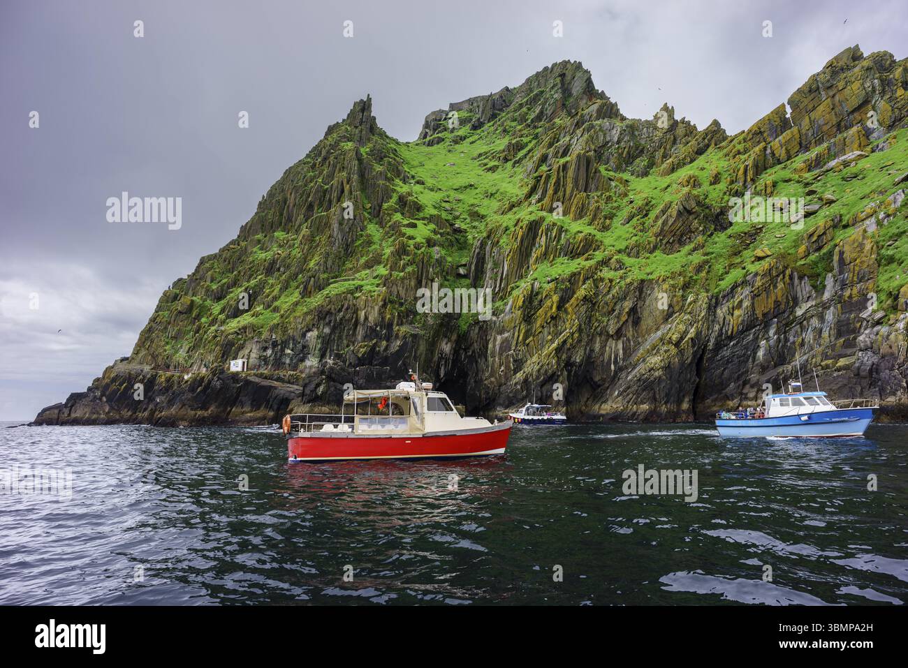 Visitor disembarkation port, Skellig Michael island, Mainistir Fhionain ...
