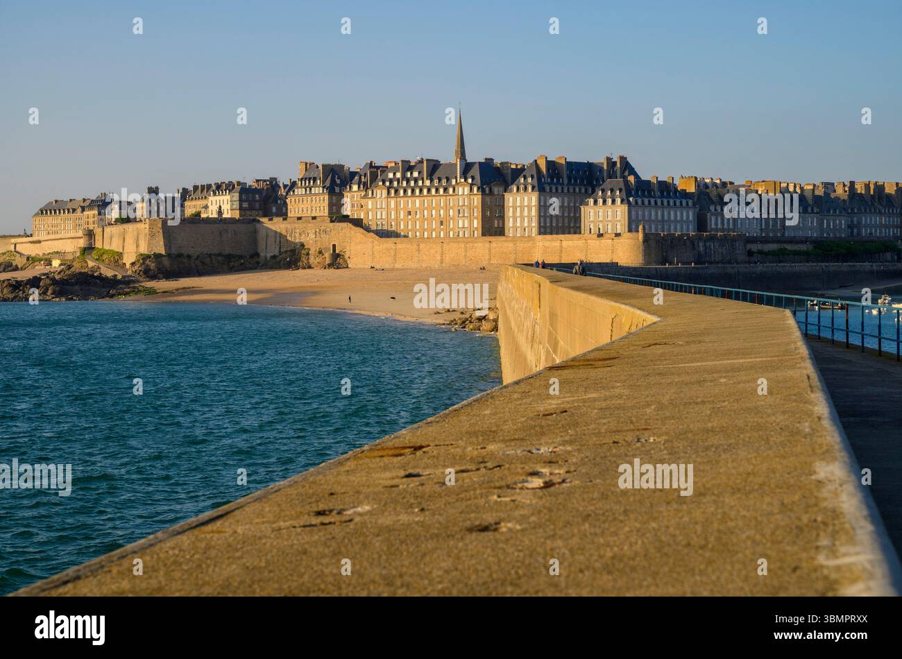 St Malo harbour wall, Brittany, France Stock Photo - Alamy