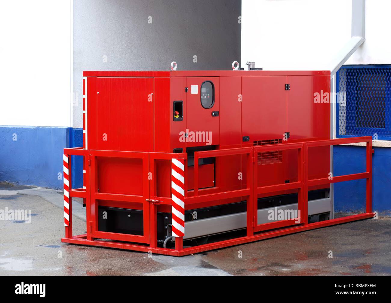 Portable red generator fuel hi-res stock photography and images - Alamy