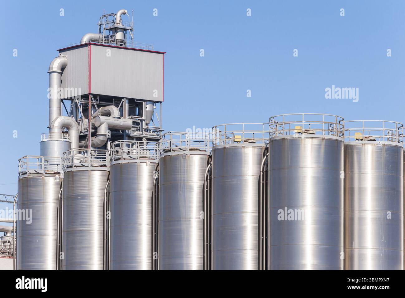 Detail of chemical plant, silos and pipes Stock Photo - Alamy