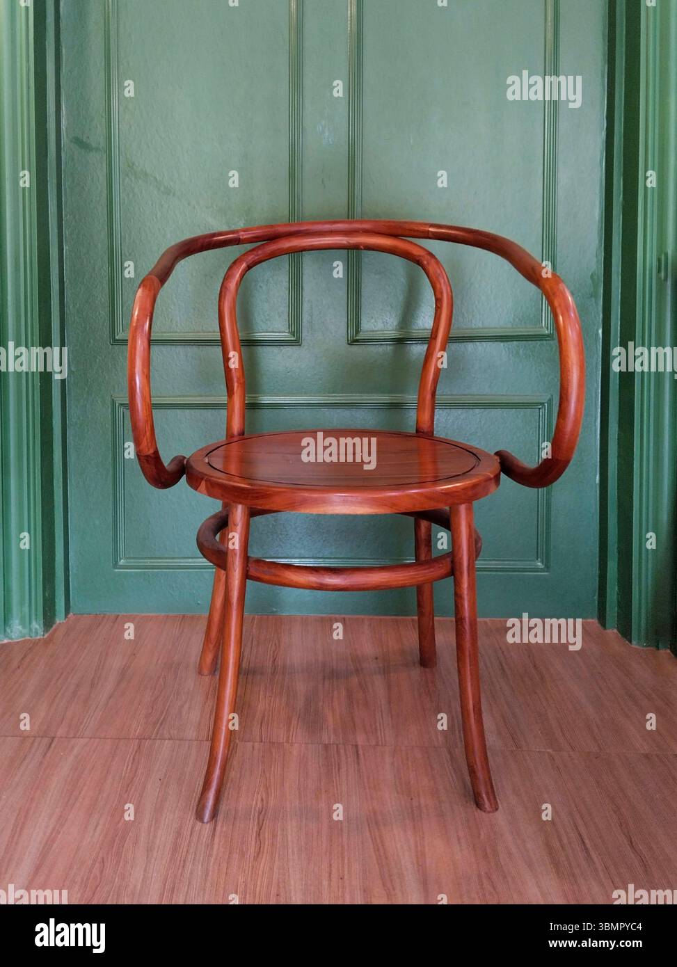 Vintage wooden curved chairs hi-res stock photography and images - Alamy