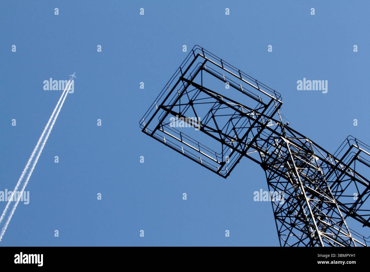The Great Baddow Radio Mast, part of Britain's early warning defence ...