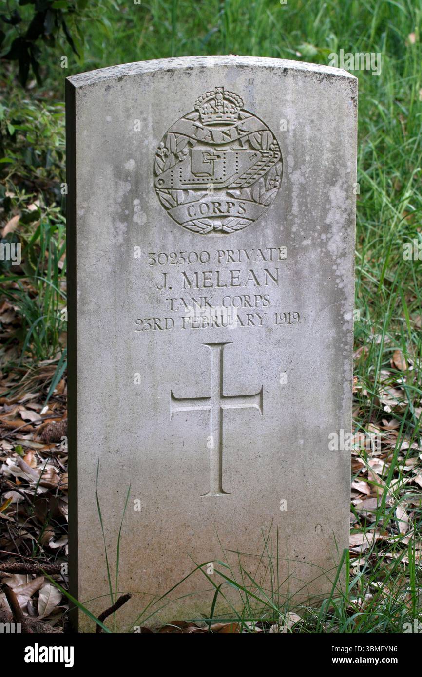 Wwi graves 1919 hi-res stock photography and images - Alamy