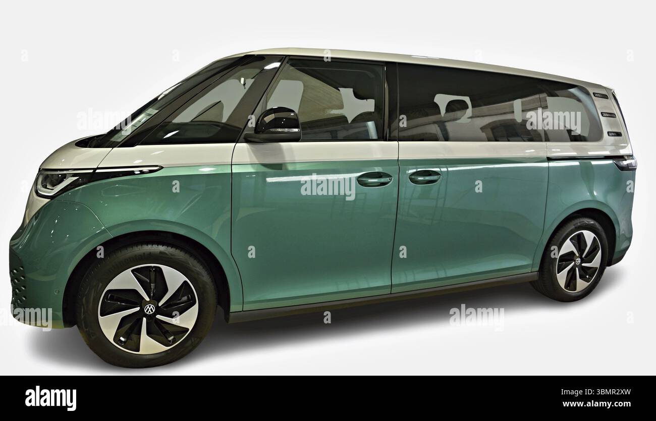 Volkswagen ID. Buzz electric minivan boasting its two-tone paint job ...