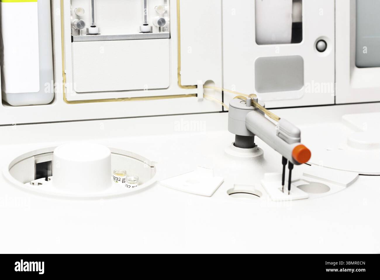 Laboratory equipment scientific chemical hi-res stock photography and ...