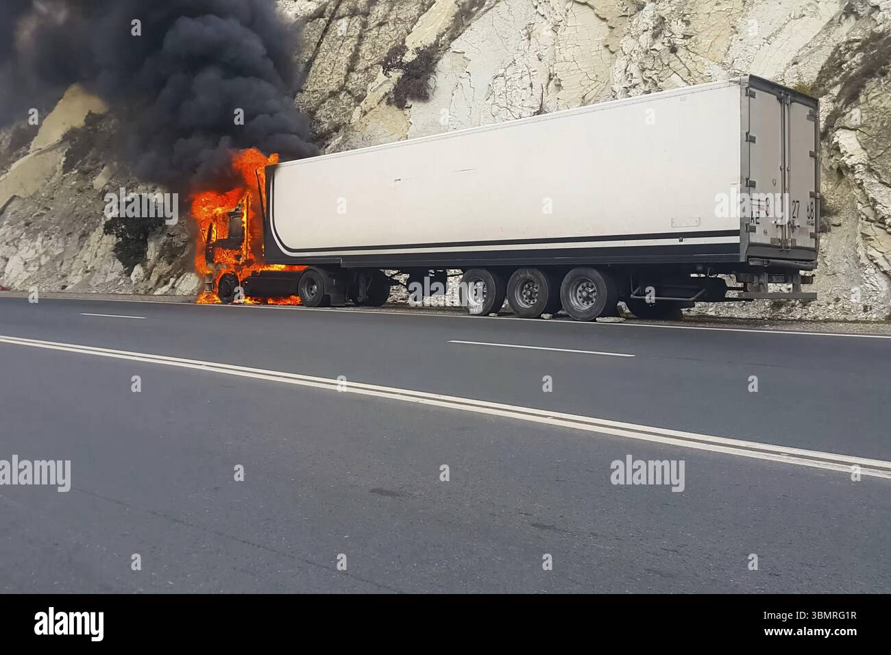 House on fire destroyed hi-res stock photography and images - Alamy