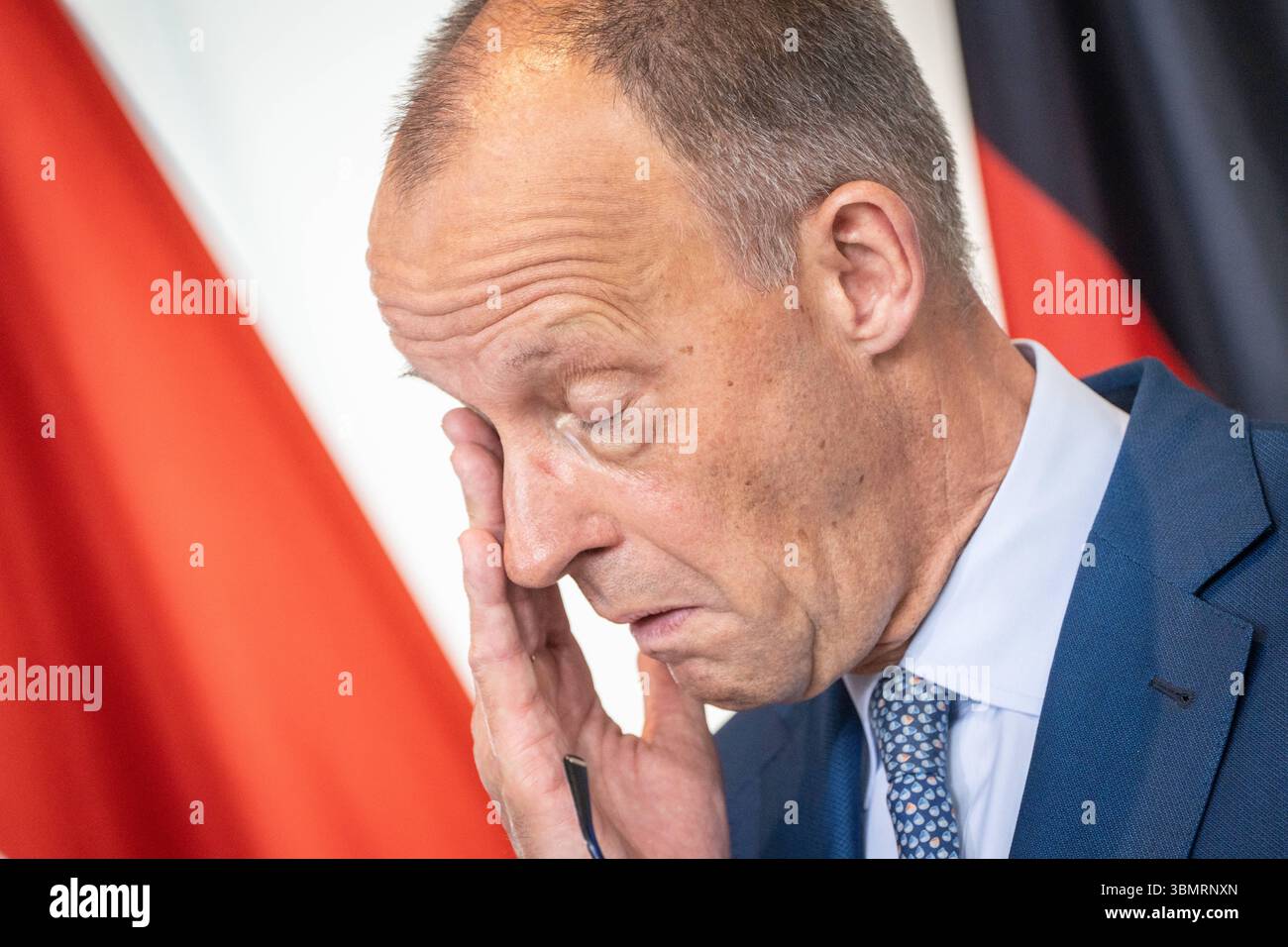 Bundeskanzler Friedrich Merz im Bundeskanzleramt, während der ...