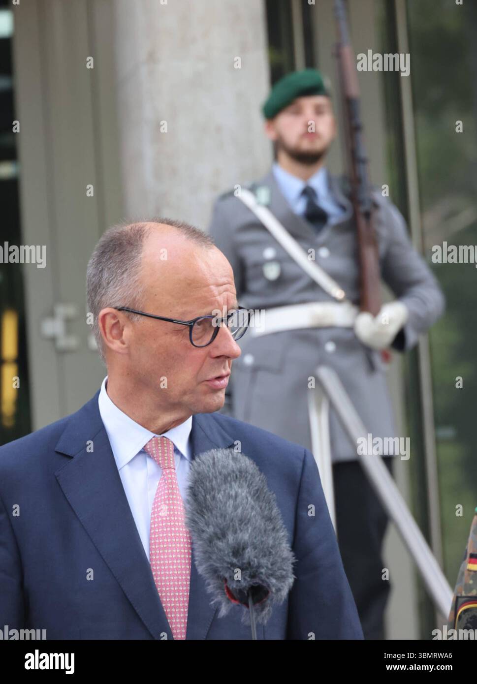 Bundeswehr und Bundeskanzler Merz 28.06.2025, Germany , Berlin, Potsdam, Bundeskanzler Friedrich ...