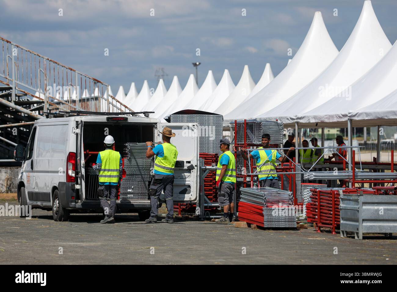 Zagreb, Croatia. 28th June, 2025. Final prepartions are made for Marko ...