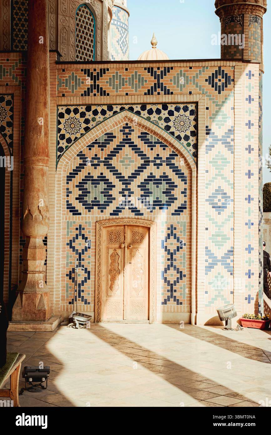 Wooden door in Hazrat Khizr Mosque with mosaic Pattern. Samarkand ...