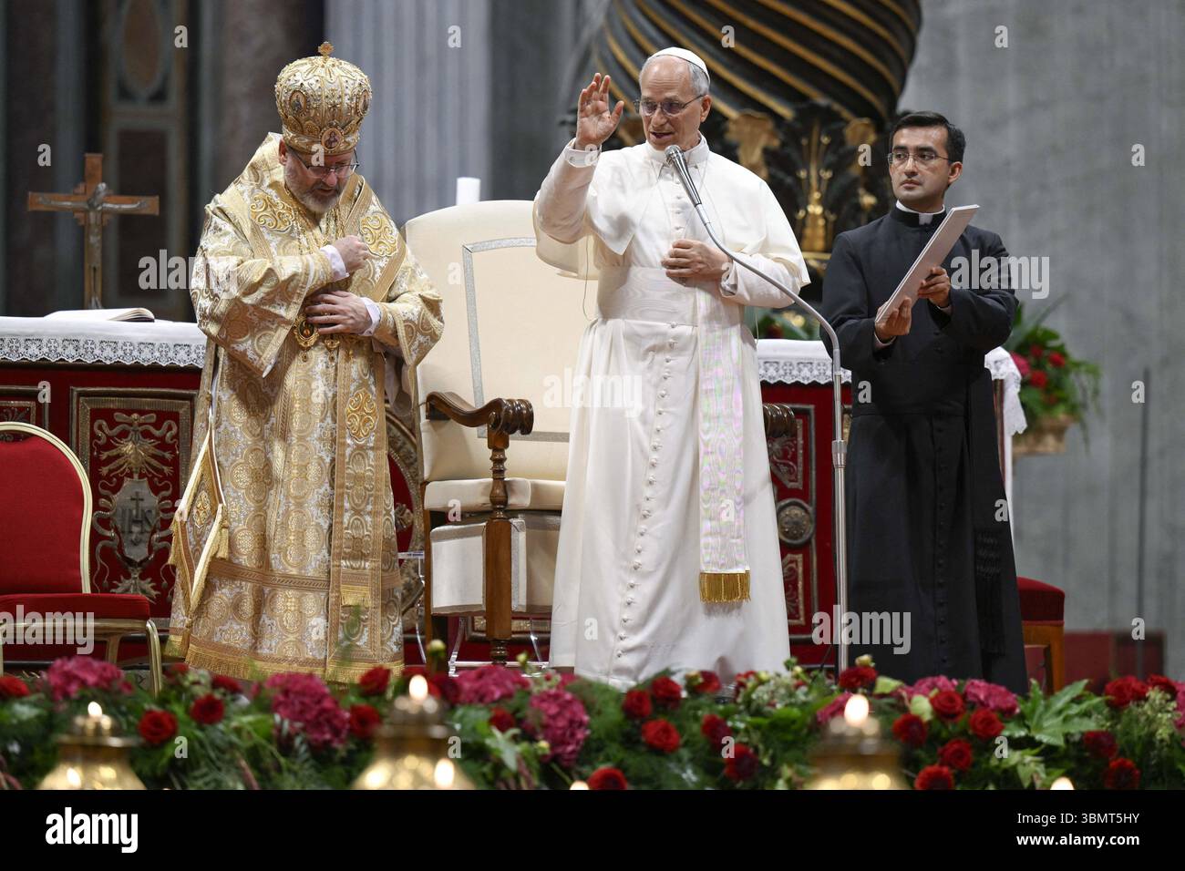 Pope Leo XIV meets Ukrainian Greek Catholics in Saint Peter's Basilica ...