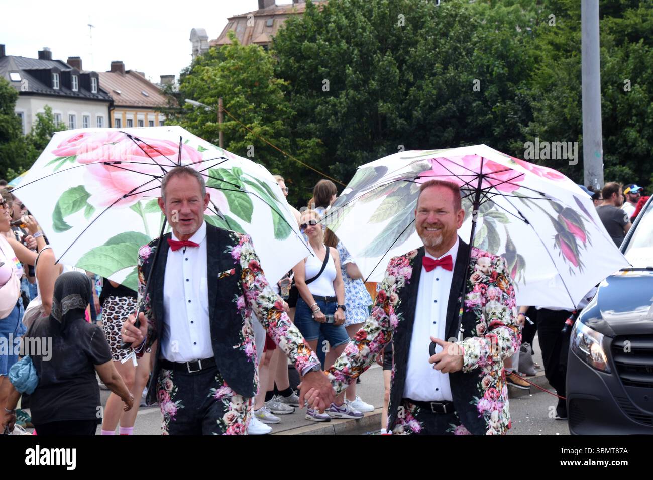Muenchen 28.06.2025 Reichenbach Bruecke CSD Politik Parade -Teilnehmer ...