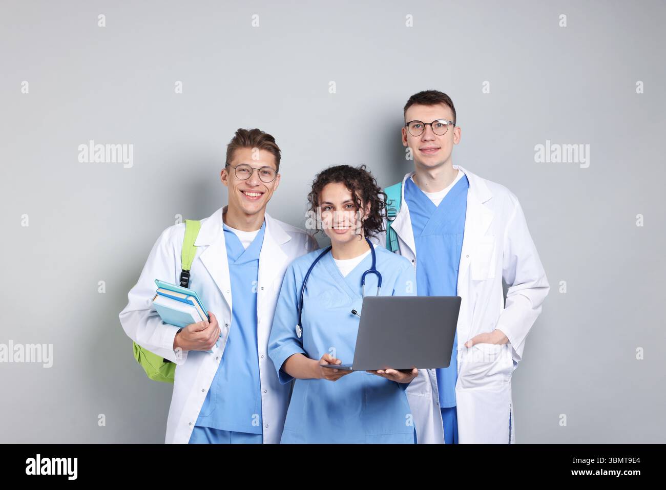 Group medical students books hi-res stock photography and images - Alamy