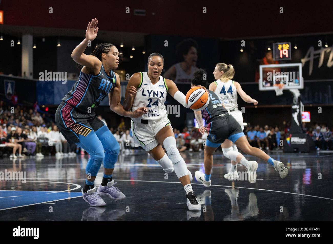 College Park, USA. 27th June, 2025. Napheesa Collier #24 and the ...