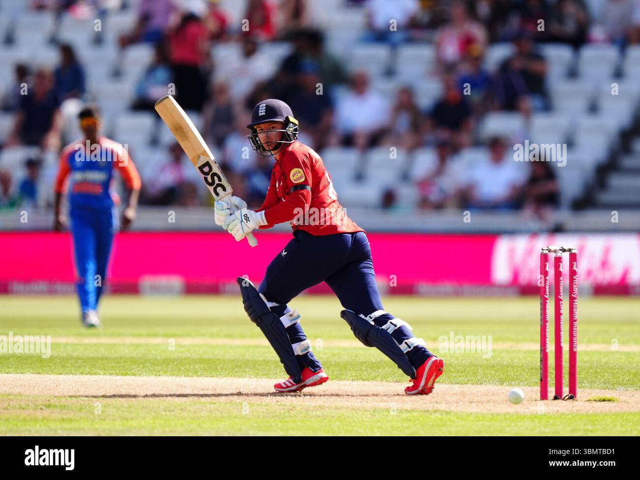 England's Danni Wyatt-Hodge batting during the second Women's ...
