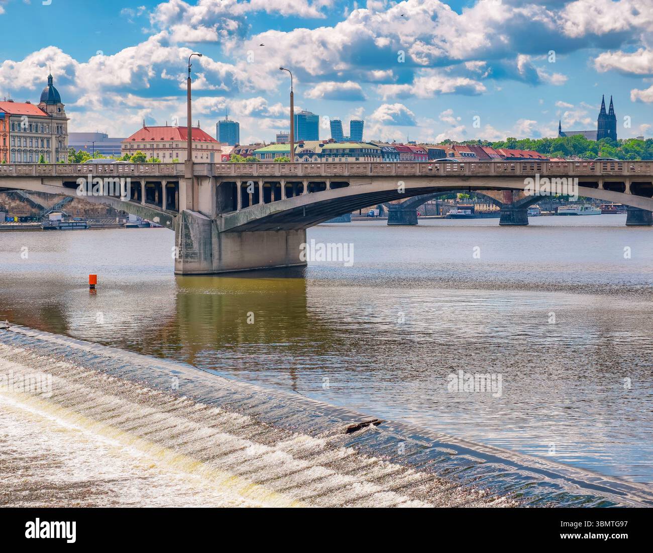 Nature view 4k resolution scenery hi-res stock photography and images ...