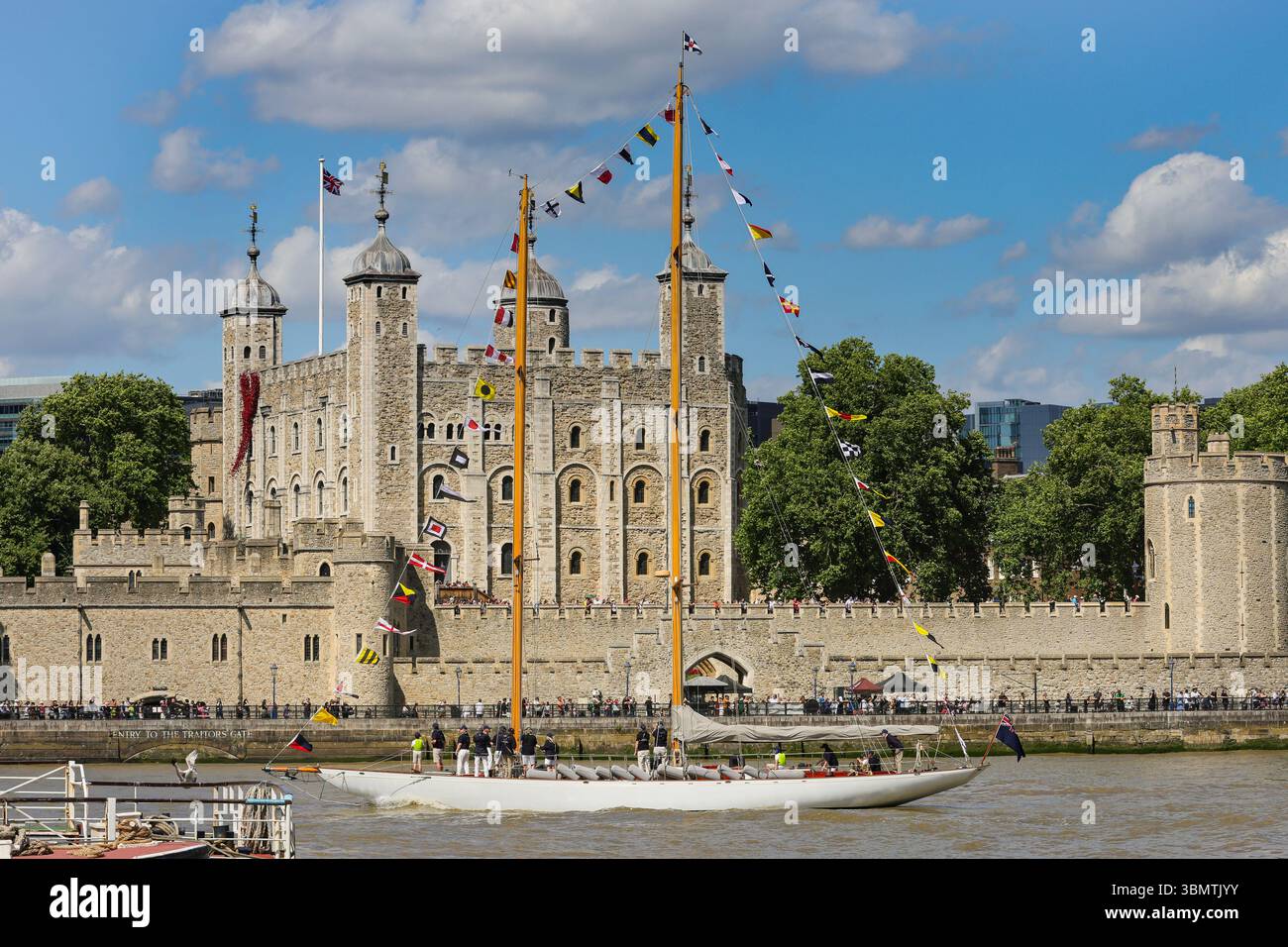 London, UK. 28th June, 2025. Viveka, the first boat through the bridge ...