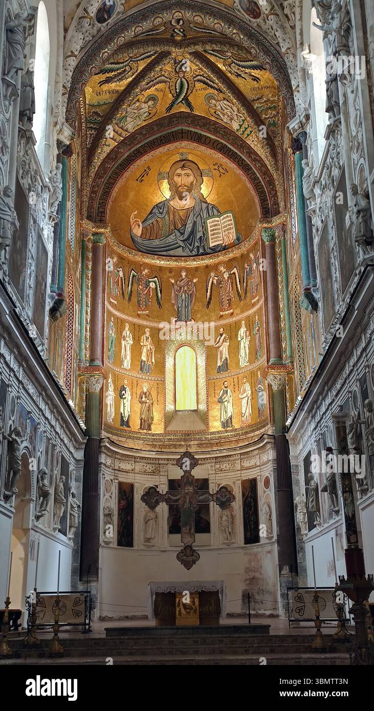 Christ pantocrator in apse hi-res stock photography and images - Alamy