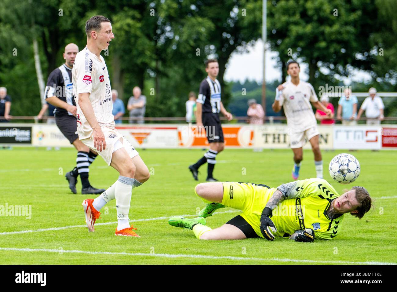 Vlierden, Netherlands. 28th June, 2025. VLIERDEN, 28-06-2025, Sportpark ...
