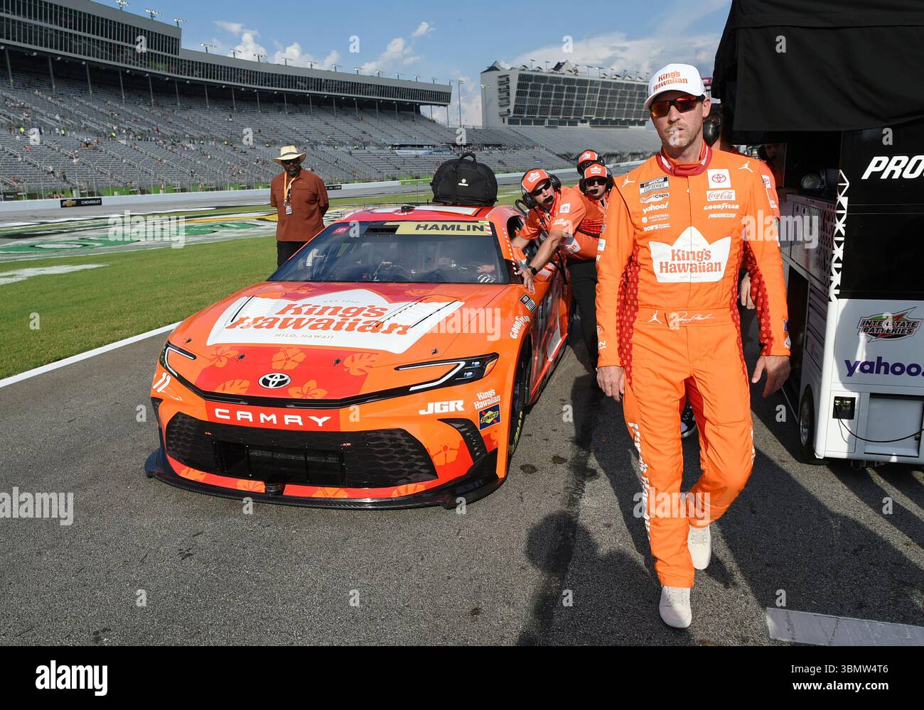 ATLANTA, GA - JUNE 27: Denny Hamlin (#11 Joe Gibbs Racing King's ...