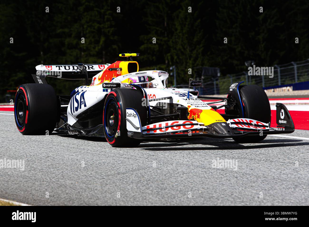 Liam Lawson (NZL) - Visa Cash App RB F1 Team - RB VCARB02 - Honda RBPT ...