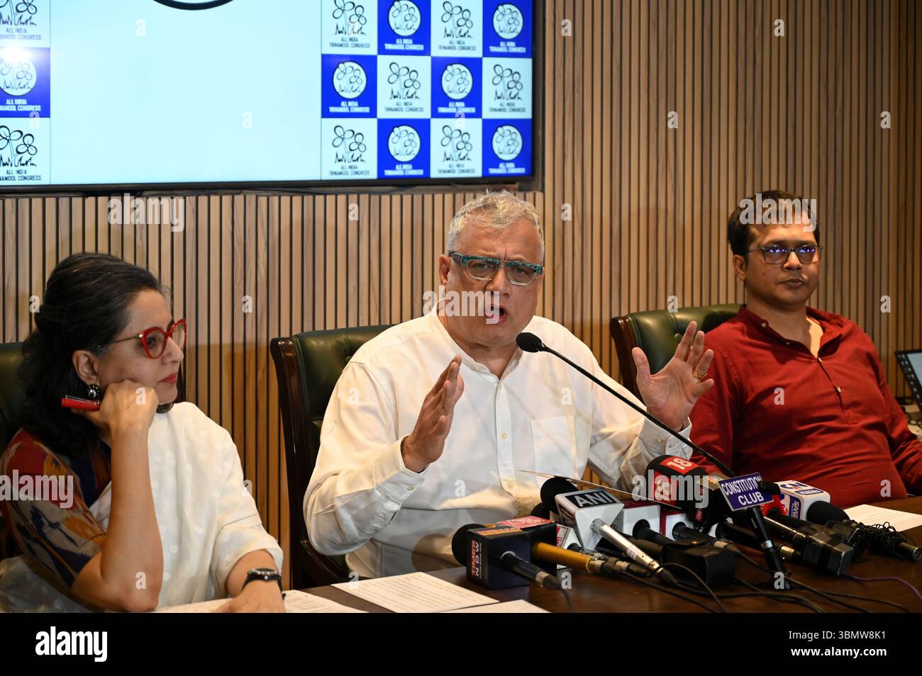 Sagarika ghose hi-res stock photography and images - Alamy