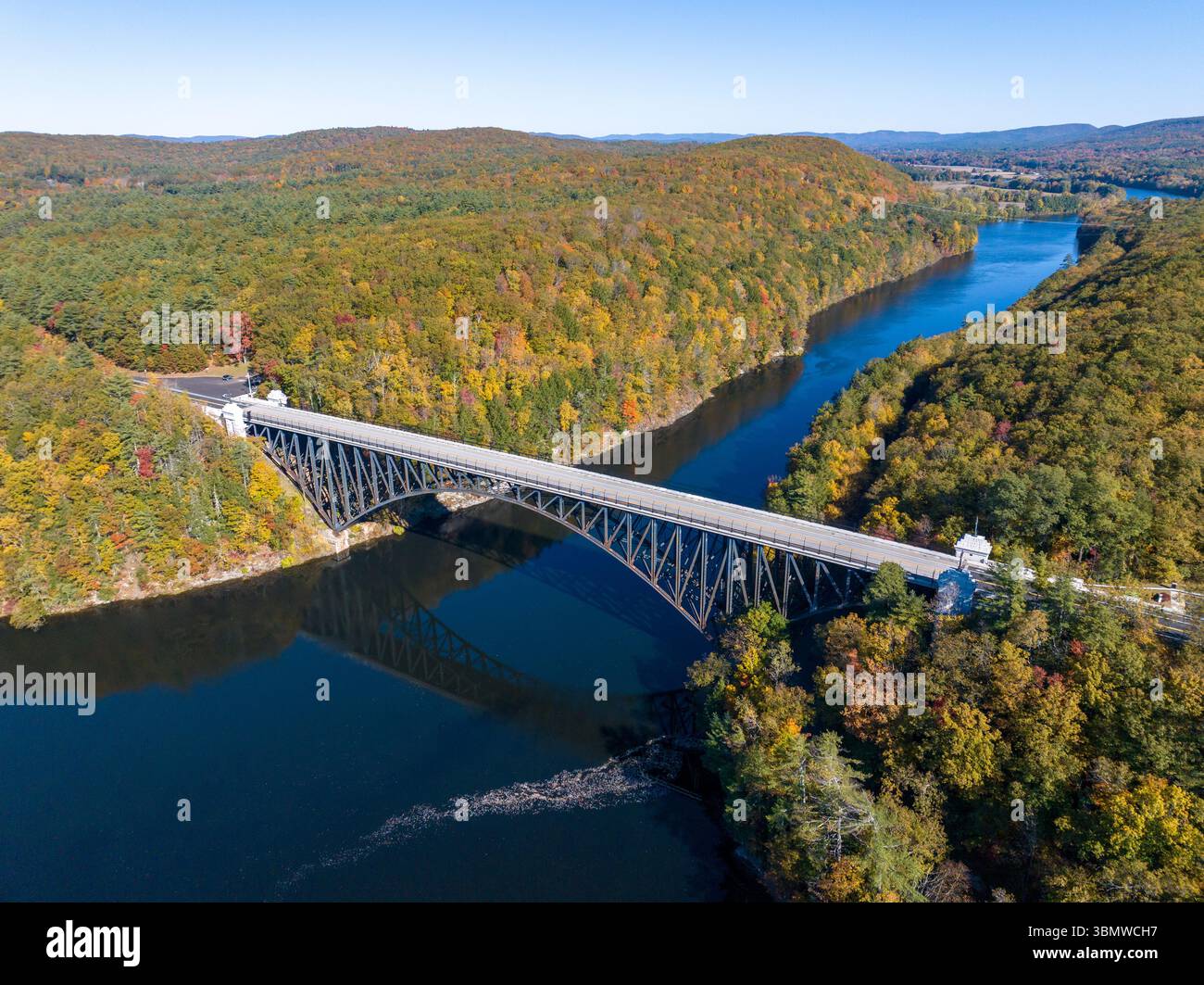 Autumn foliage surrounding the French King Bridge spanning the ...