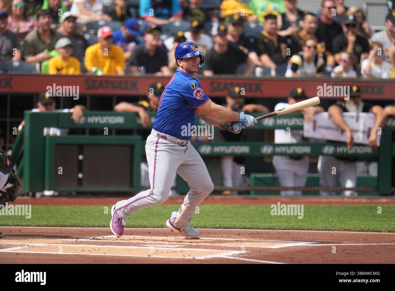 New York Mets' Pete Alonso bats during a baseball game against the ...