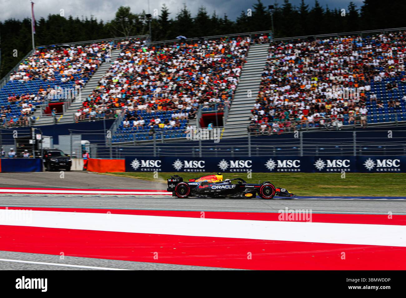 6/28/2025 - Yuki Tsunoda (JPN) - Oracle Red Bull Racing - Red Bull RB21 ...