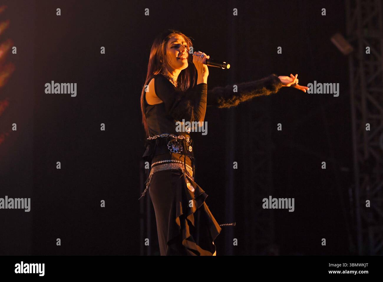 LONDON, ENGLAND - MAY 27: Caroline Polachek performing at Wide Awake ...