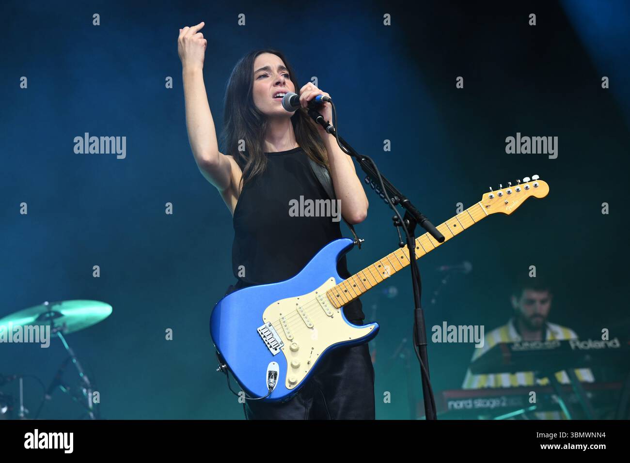Somerset, UK. 28 June 2025. Haim performing during the Glastonbury ...