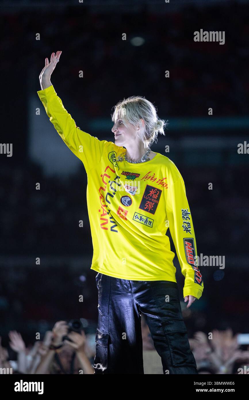 London, UK. June 28, 2025. Emily Armstrong, lead singer of US rock band Linkin Park performs at ...