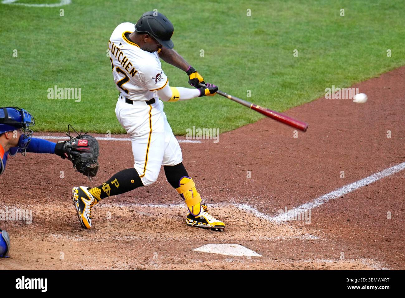 Pittsburgh Pirates' Andrew McCutchen singles off New York Mets pitcher ...