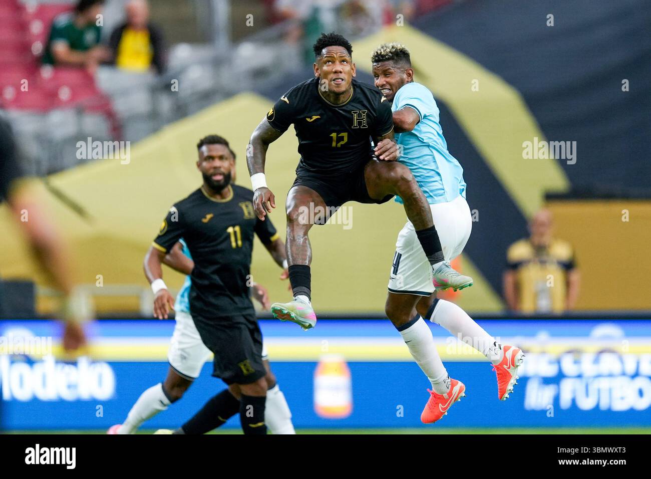 Honduras forward Romell Quioto (12) and Panama defender Fidel Escobar ...