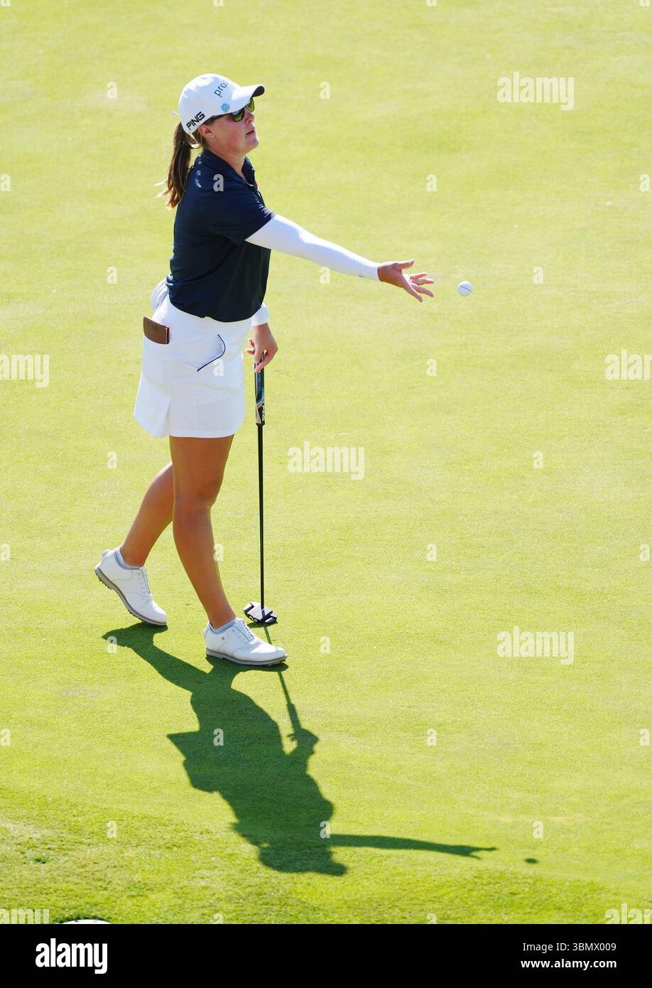 MIDLAND, MI - JUNE 28: LPGA golfers Jennifer Kupcho carrying putter and ...
