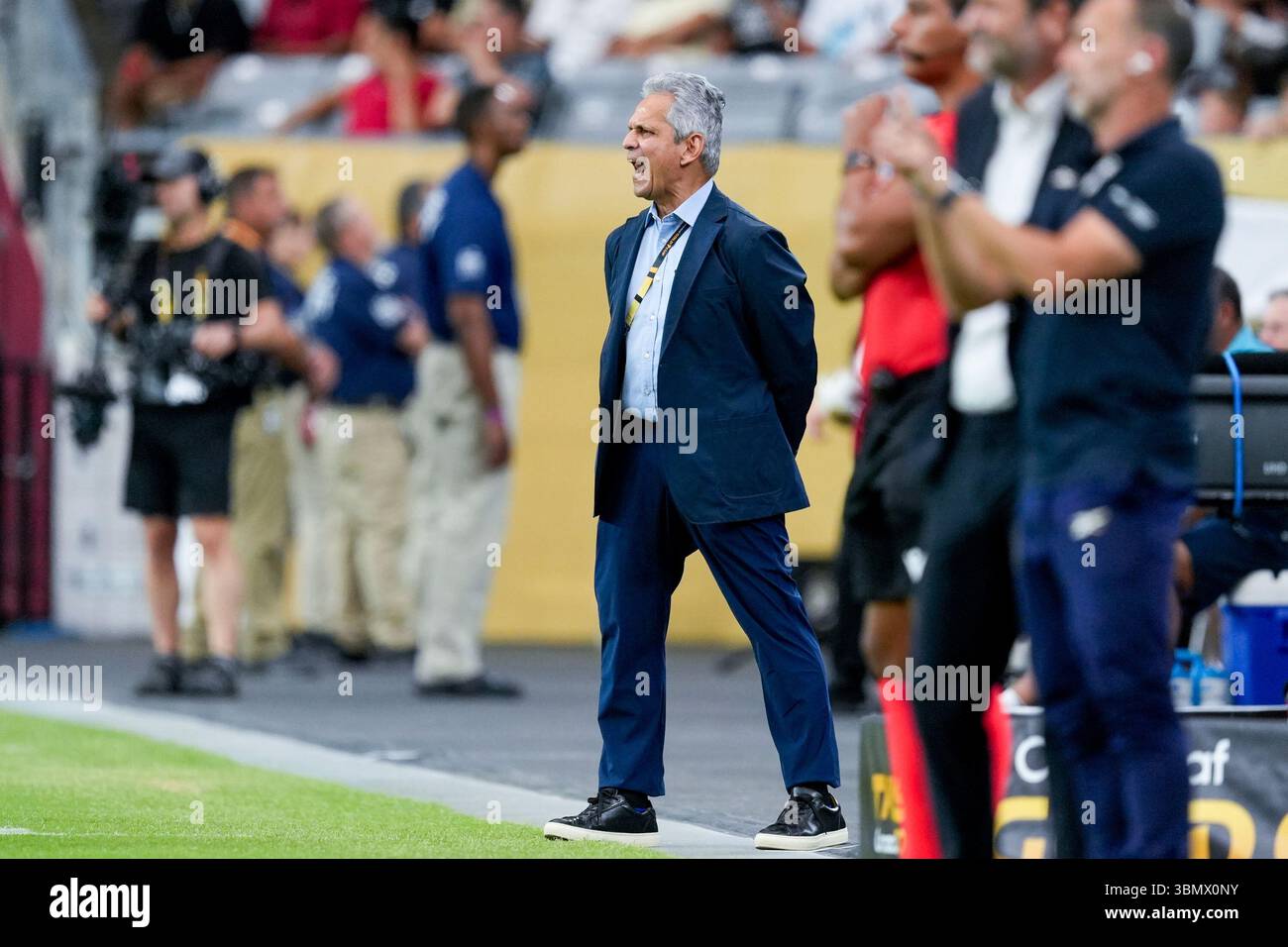 Honduras Head Coach Reinaldo Rueda yells during a CONCACAF Gold Cup ...