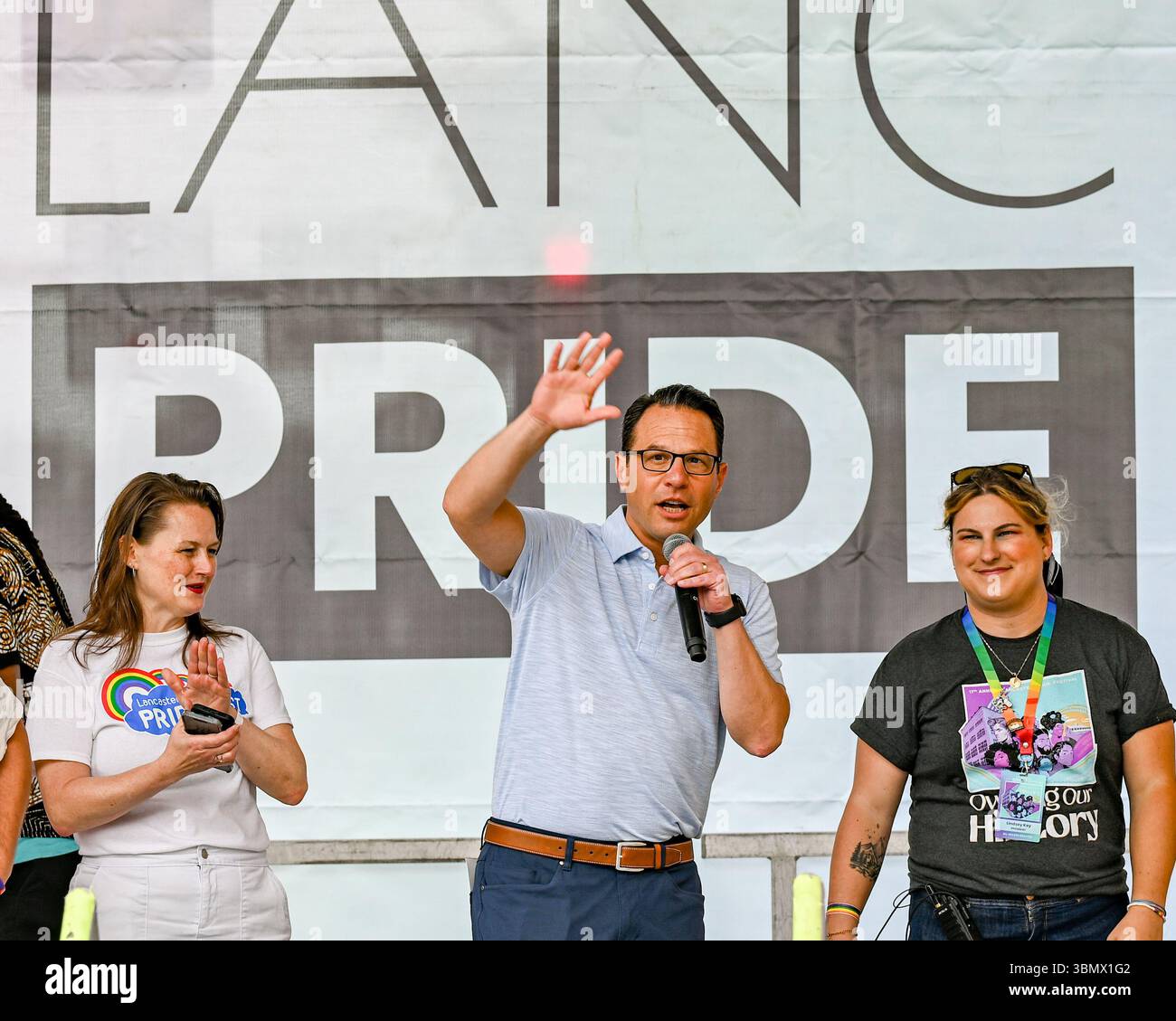 Governor josh shaprio speech hi-res stock photography and images - Alamy