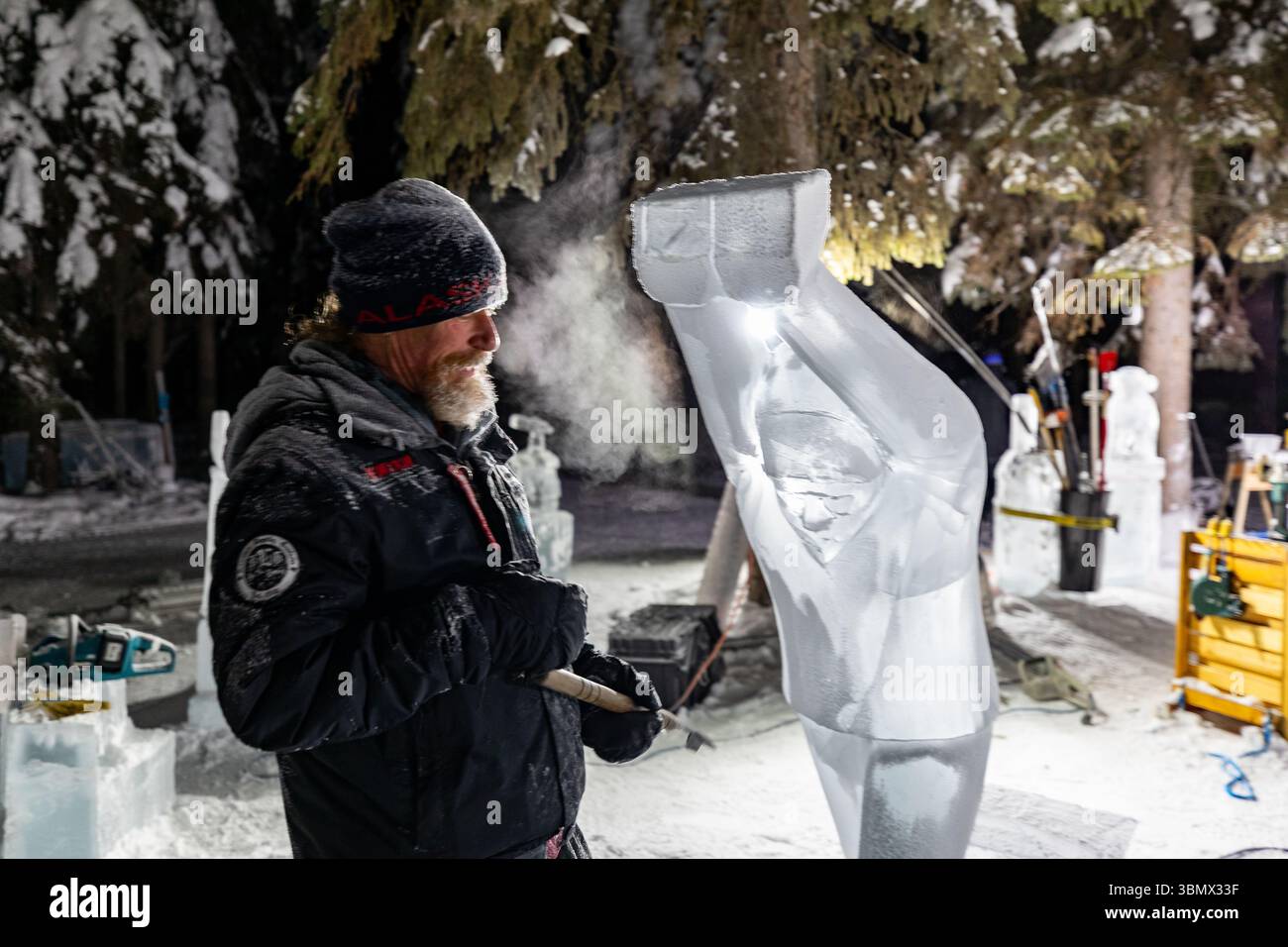 Ice carving process hi-res stock photography and images - Alamy