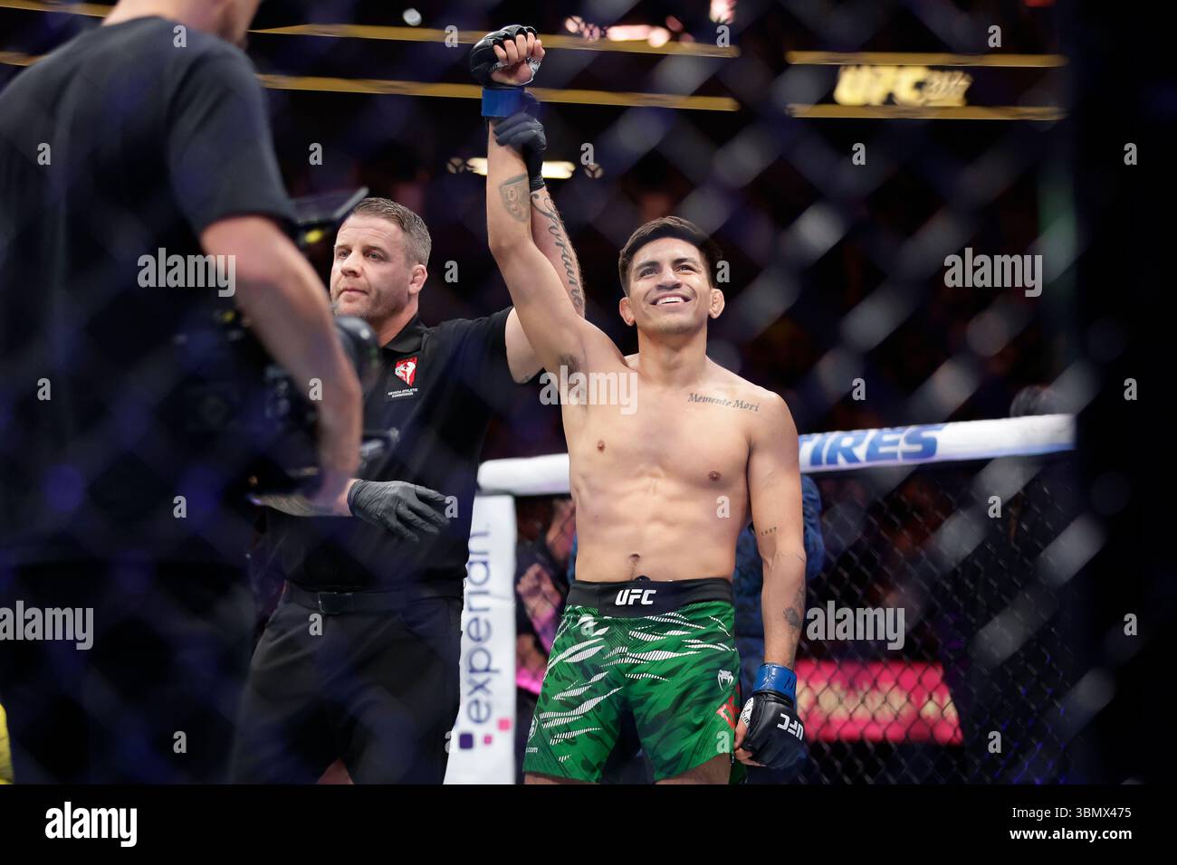 Alexandre pantoja and joshua van hi-res stock photography and images ...