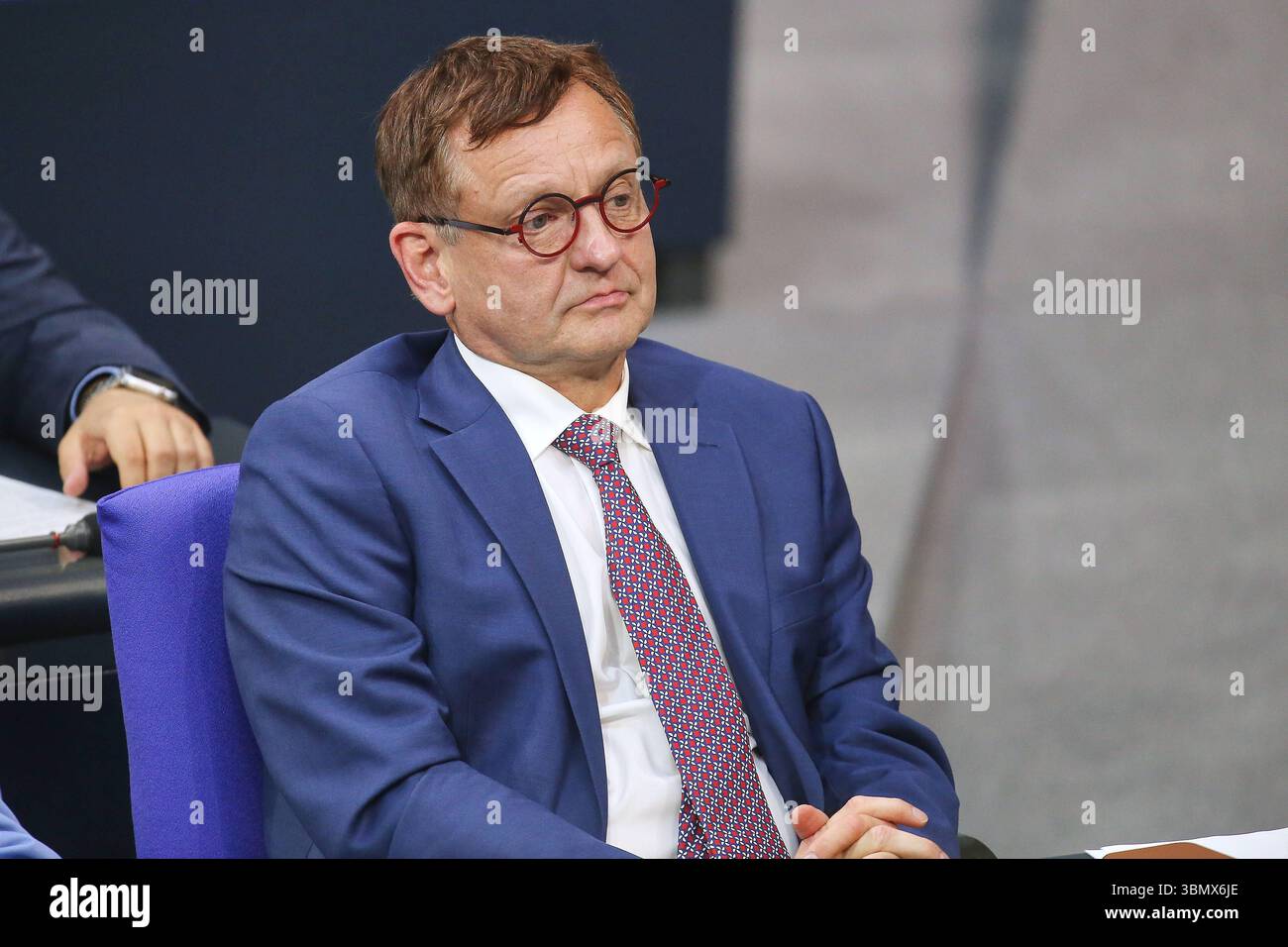 Berlin, Deutschland, 26.06.2025: Deutscher Bundestag: 14 ...