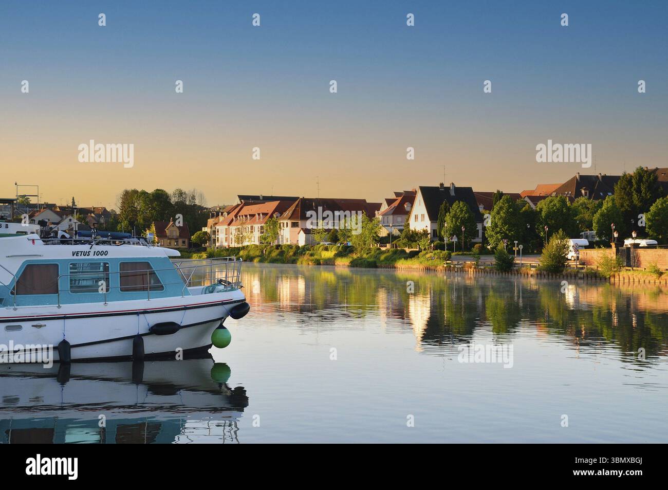 Houseboat Saverne France Rhine Main Canal Departure in Hesse to ...